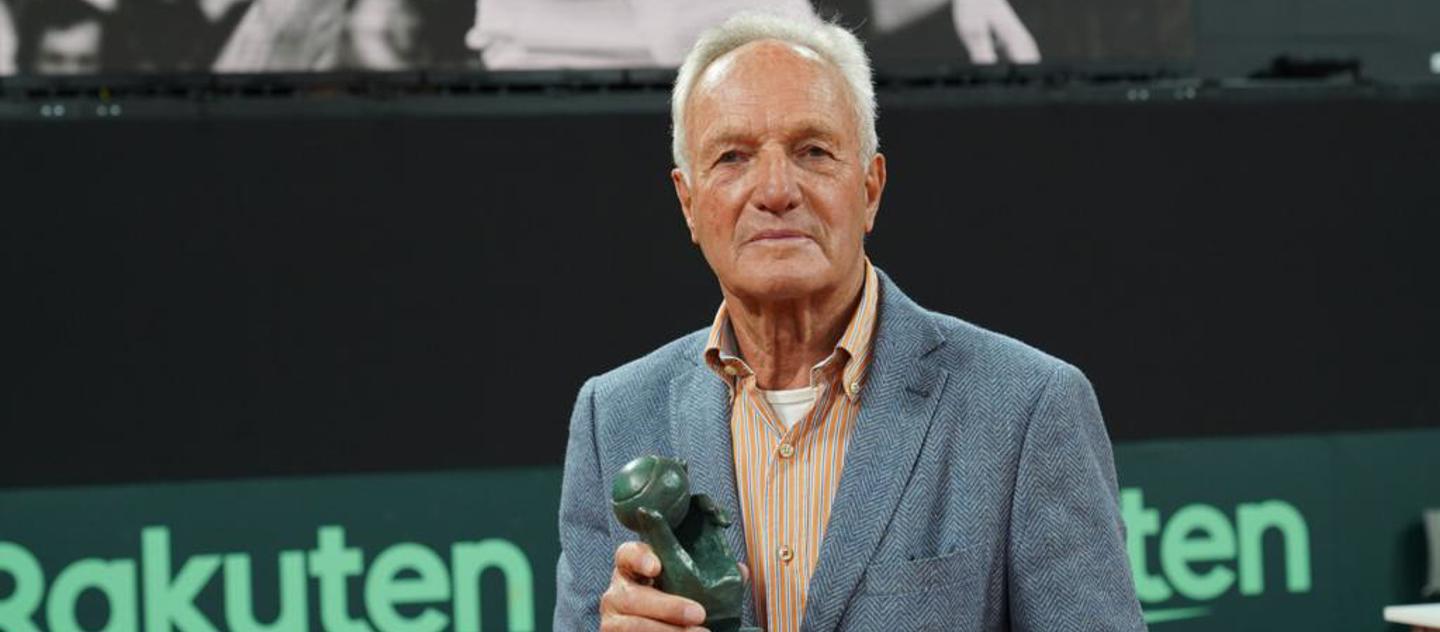 Tom Okker onderscheiden met ITF Award | KNLTB